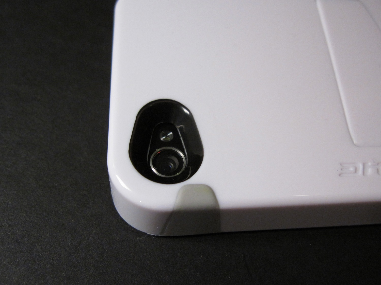 Review: Scosche Kickback Case for iPhone 4 – Art of the iPhone