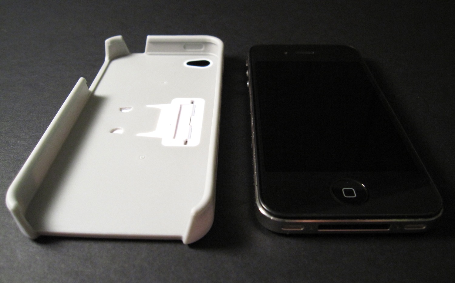 Review: Scosche Kickback Case for iPhone 4 – Art of the iPhone